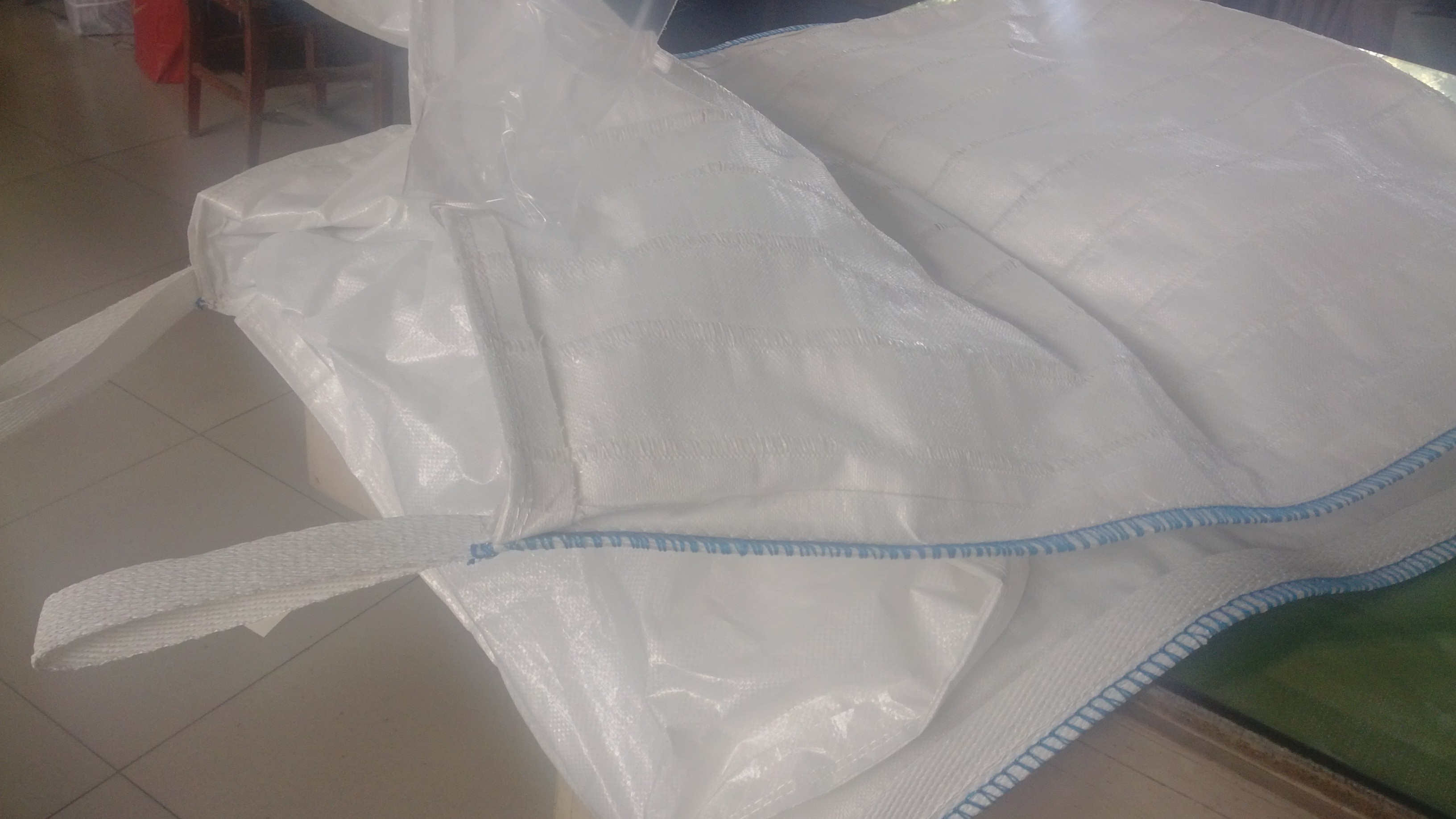 2200LBS Four-panel woven PP big bag with vented fabric for potato / onion